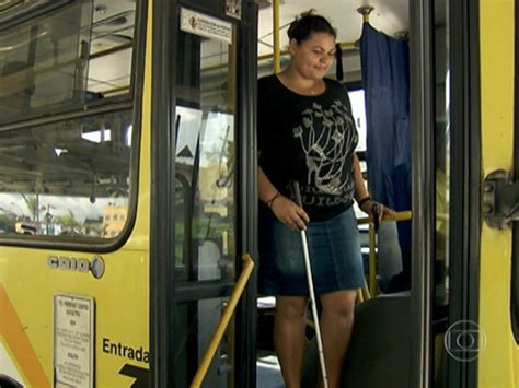 Ônibus Que Avisa A Hora De Subir E Descer Do Veículo é Testado Em
