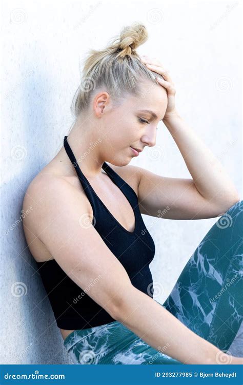 Overcoming Setback Millennial Sportswomanand X27s Resilience Stock Image Image Of Athlete