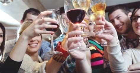 고급 사교모임이 상류층 결혼정보회사 역할한다