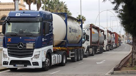 El Colapso De La Terminal De Morrot Genera Colas De Camiones Y Hasta