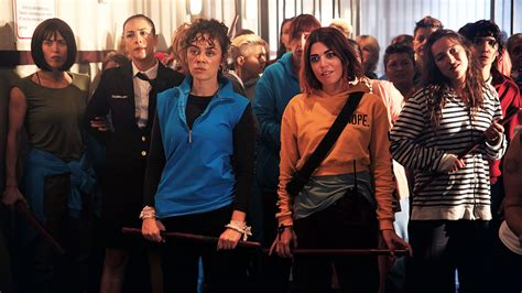 Avlu Dizisinden Kadına şiddet Göndermesi