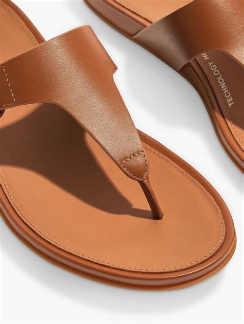 Fitflop Gracie Leather Buckle Detail Flip Flops Light Tan Leather