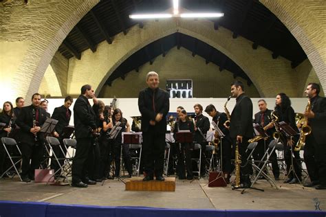 CENTRE DE MÚSICA I DANSA NATZARET NUESTRA BANDA EN LA ENTRADA DE BANDAS
