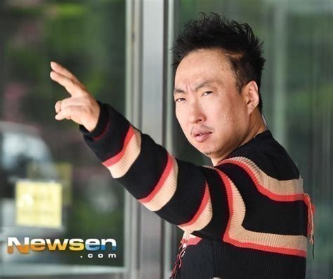 박명수 “궁합 상극은 결혼 불가 오히려 잘 살아 됨됨이가 더 중요”라디오쇼 손에 잡히는 뉴스 눈에 보이는 뉴스 뉴스엔