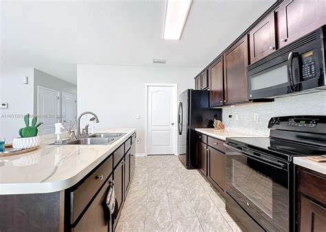 16358 Treasure Point Dr Other City In The State Of Florida Fl 33598
