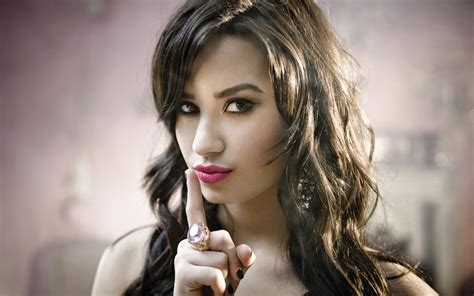 DEMI LOVATO Naked XxX Pictures Collection