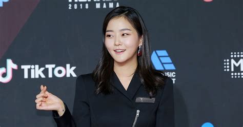 [포토] 강승현 모델포스는 잠시 잊고 사랑스러운 하트