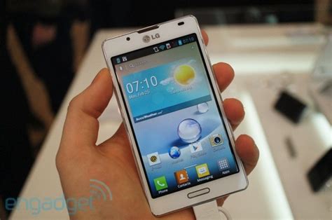 MWC 2013 LG Shows Off Optimus L II Series Lowyat NET