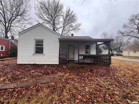 919 W Sycamore St Carbondale IL 62901 See Est Value Schools More