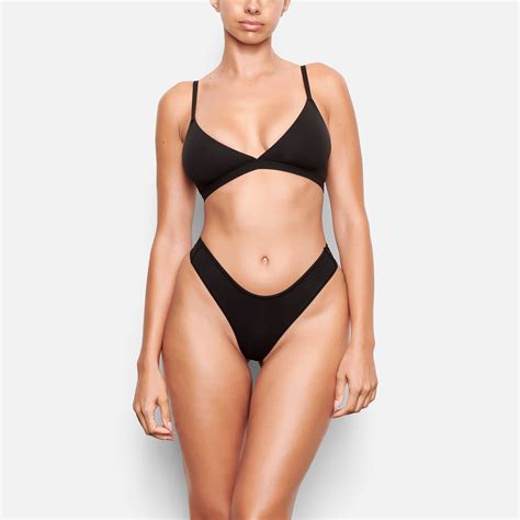 Fits Everybody Triangle Bralette Onyx