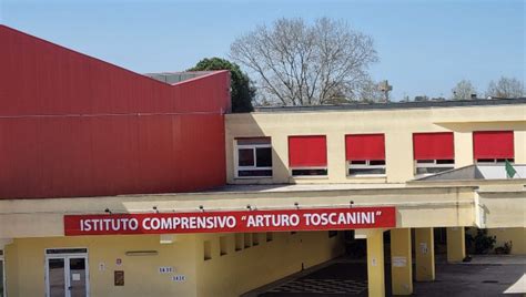 Scabbia A Scuola Il Dirigente Dell Istituto Toscanini Di Aprilia