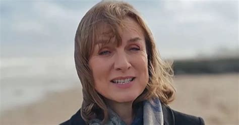 Bbc Antiques Roadshows Fiona Bruce Hit With Complaints From Viewers