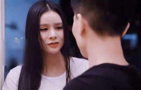 麻豆传媒映画・女同学居然主动找我约啪・淫欲湿界 麻豆视频免费观看网站