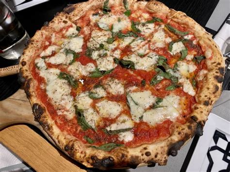 Pizzeria Da Lioniello Siamo Tornati A Succivo Per La Pizza A Ruota Di Carro Luciano Pignataro