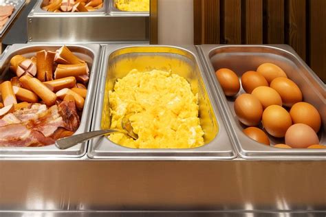Heres Why You Should Skip Eggs At A Hotel Breakfast Buffet
