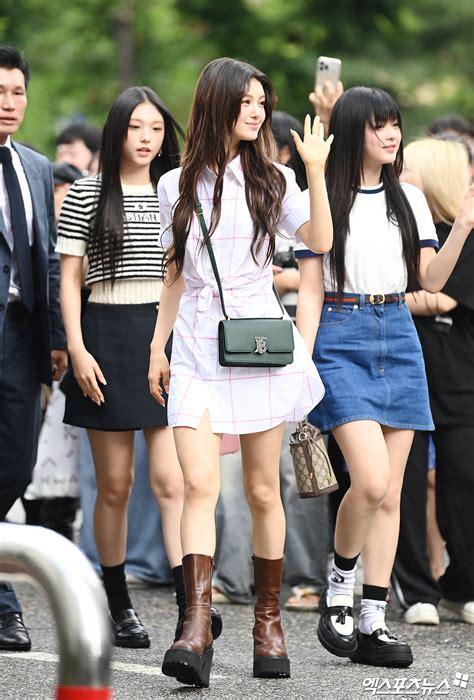 뉴진스 다니엘 인형이 걸어다녀 엑s Hd포토