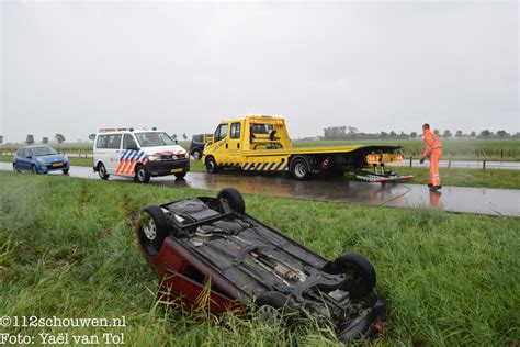 Auto Op Zijn Kop In De Sloot Langs N59 Bij Oosterland 112schouwennl