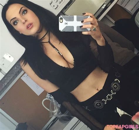 Elizabeth Gillies Nude OnlyFans Leaked Photo 19 TopFapGirls