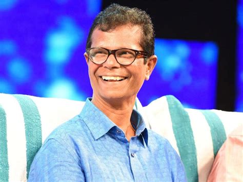 മനുഷ്യരുടെ സങ്കടങ്ങള്‍ വലിയ തോതില്‍ വേദനിപ്പിക്കാറുണ്ട് എല്ലാ