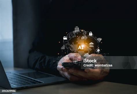 사업가 모바일 및 터치 가상 디지털 Ai 네트워크 체인 디지털 트랜스포메이션 관리 사물 인터넷 스마트 Ai 기술 비즈니스 아이콘의 Iot 개념 스마트 사물 인터넷 Ai