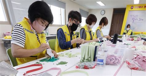 마스크 분실 방지 목걸이 제작중입니다