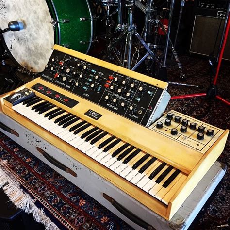 Matrixsynth Custom Five Octave Minimoog Model D With Extra Knob Box And Mods