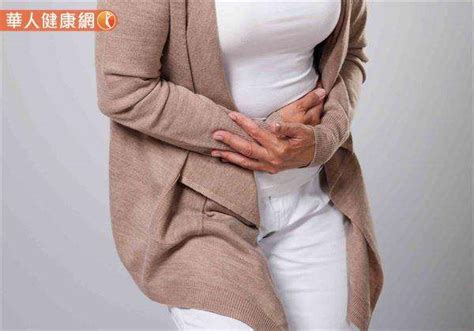 無故肚子痛、腹瀉，千萬別輕忽！醫生：被「這種病」找上門，嚴重恐會膿瘍、腸穿孔 風傳媒