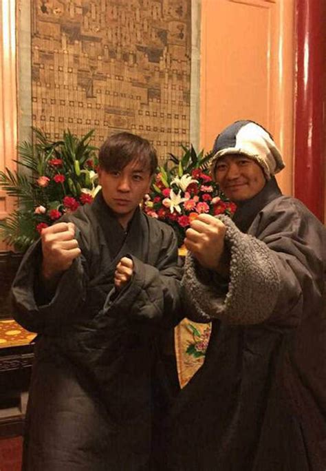 王宝强释小龙除夕夜少林寺内同守岁 与释永信畅谈 搜狐