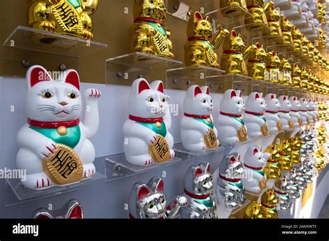 Hong Kong China 21st Mar 2018 Rows Of Chinese Lucky Cats Or Maneki