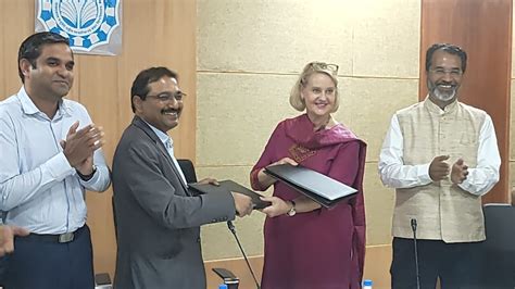 Bhopal Makhanlal Chaturvedi University Signs Mou With Unfpa To Include Gender Concerns In Syllabus
