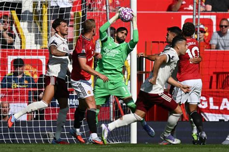 Man Utd Moment Spotted That Contradicts Bruno Fernandes And Vindicates