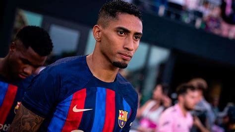 رافینیا عاشق شماره 11 پیراهنش شده است عکس بارسانیوز