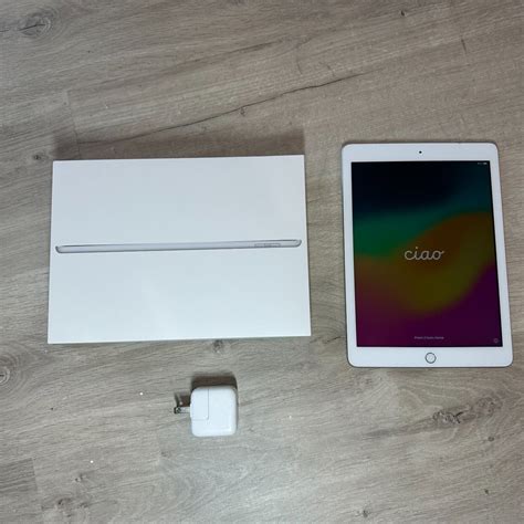 Apple IPad 6th Gen 32GB Wi Fi 9 7in Silver 748926557269 EBay