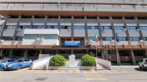 La Questura Di Foggia Sbarca Su Facebook Per Le Emergenze Chiamate