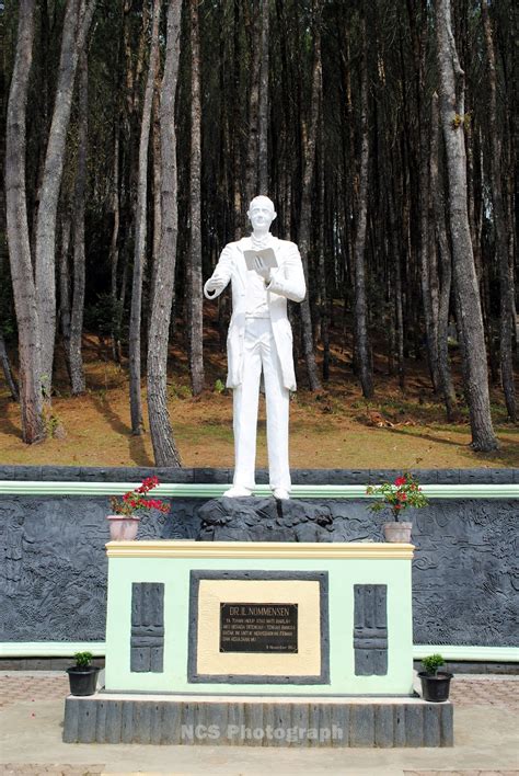 Bukit Siatas Barita Salib Kasih Tarutung