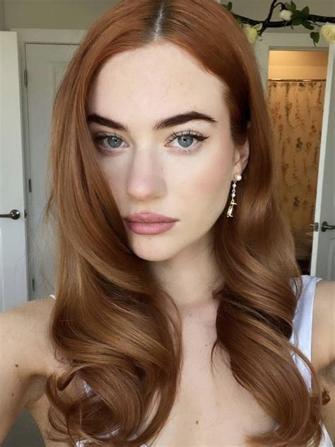 31 Ravishing Redheads Ideas Redheads Red Haired Beauty Curvy Woman