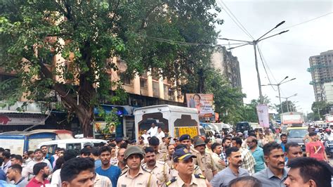 Mumbai Stone Pelting By Miscreants On The Funeral Procession Of Bajrang Dal Activist Late