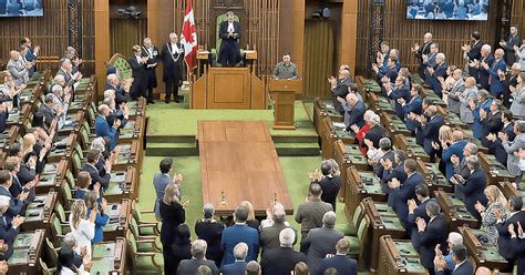 Canadá Papelón En El Parlamento Ovacionaron A Nazi De Las