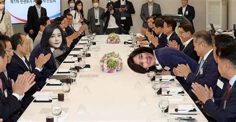 에이 짤 괜히 만들었네 잘가라 정치 시사 에펨코리아