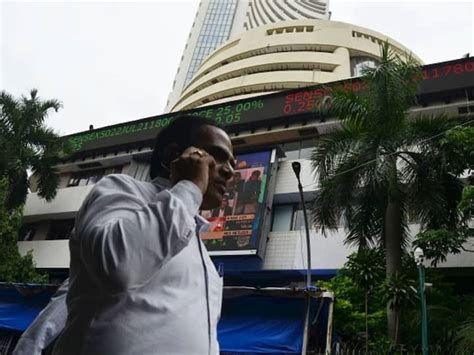 Stock Market Sensex Sheds 580 Points Nifty Trades Below 17800 Tata
