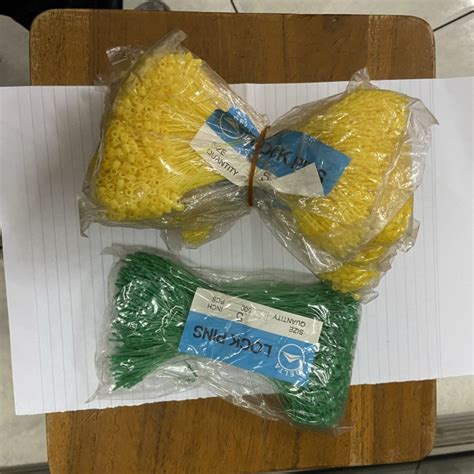 Jual Loop Pins Inch Hijau Dan Kuning Pcs Jakarta Barat Bona