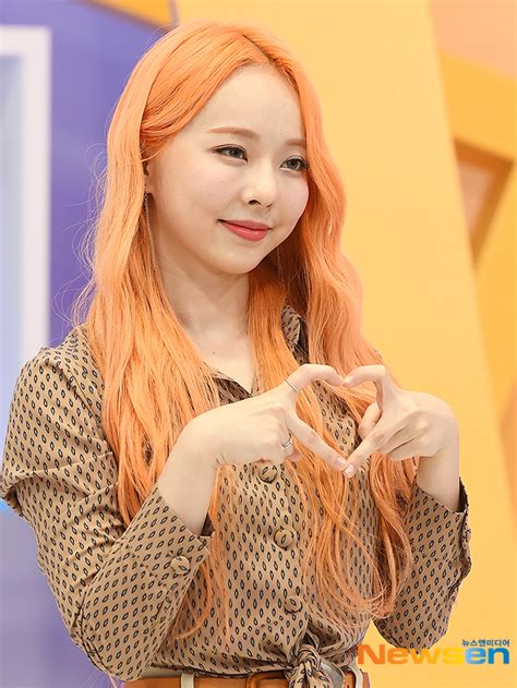 이달의 소녀 비비 하트를 드려요 포토엔hd 손에 잡히는 뉴스 눈에 보이는 뉴스 뉴스엔