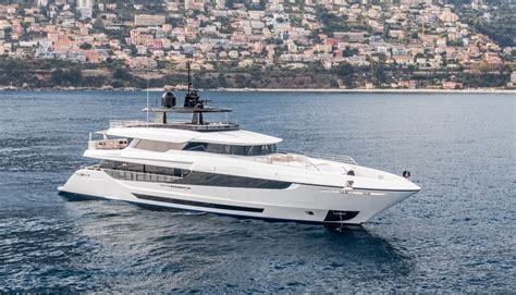 Cecile B Yacht 43m 142ft Mangusta 2021 Yachtbuyer