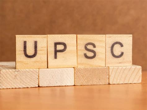 Proven Ways On How To Crack UPSC Career Flyes