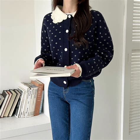 리즈데이즈 루디스 배색 물결 카라 라운드 눈꽃 니트 가디건