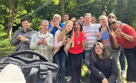 Signe Sans Frontière Deux Communautés Pour Sentendre
