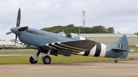 Brad Pitts Supermarine Spitfire The Actors Vintage Aircraft