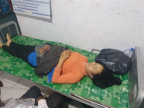 ជិះម៉ូតូបុកបង្គោលសុវត្ថិភាពចិញ្ចើមផ្លូវស្លាប់ម្នាក់ របួសម្នាក់ សារព័ត៌មាន នគរវត្ត