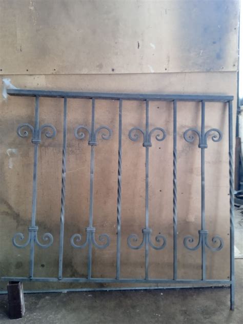 Перило коване на вулицю бу 1 000 грн Оздоблювальні та облицювальні матеріали Київ на Olx