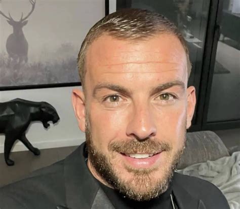 Julien Bert Désespéré Son Mannequin Surnommée Mélanie Scandalise Les